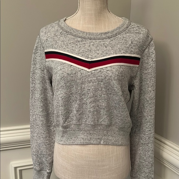 Abercrombie & Fitch | Tops | Abercrombie Fitch Cropped Gray Sweatshirt ...